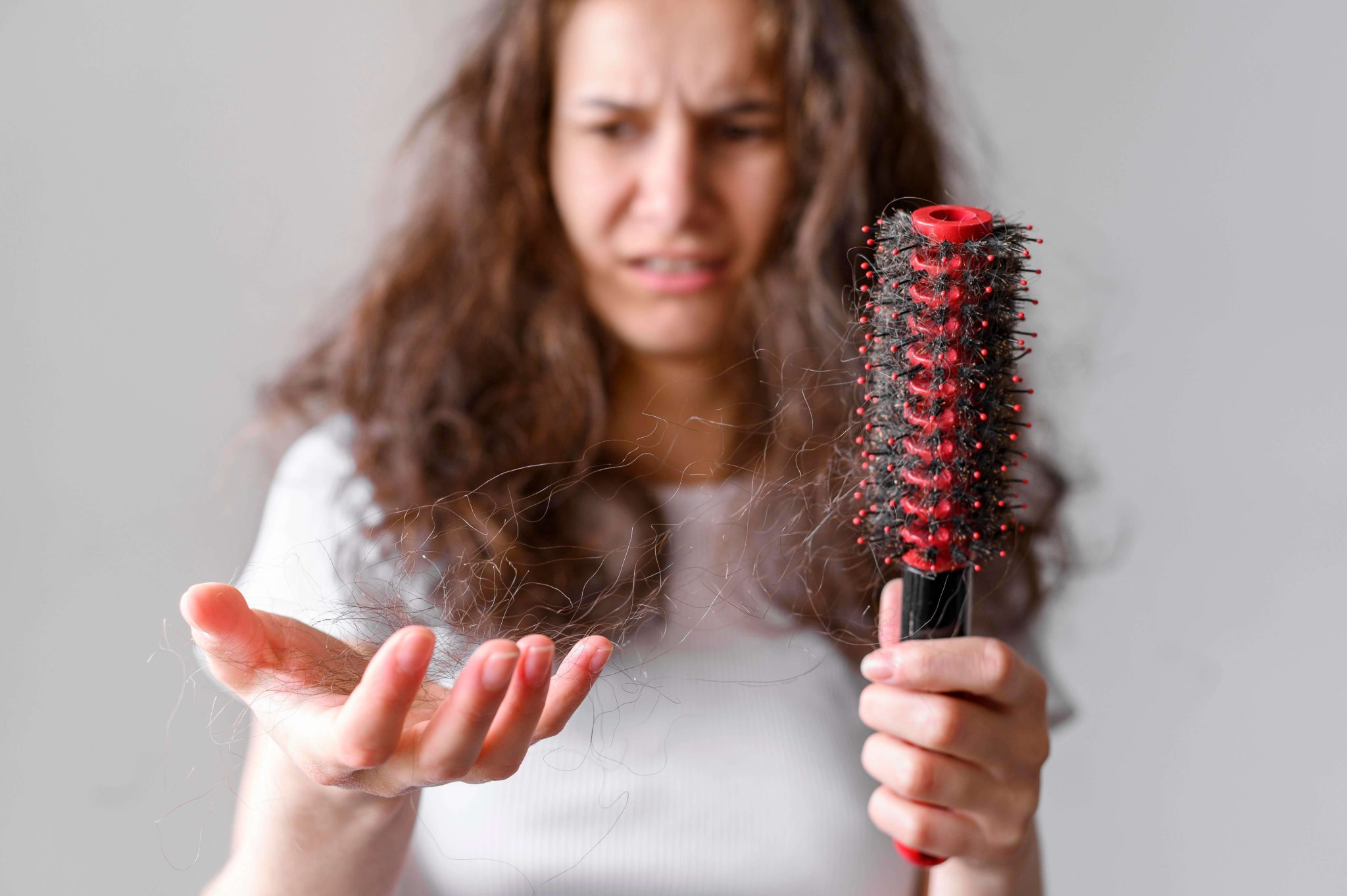 Fragilidad capilar: cuando tu cabello pide ayuda sin decir una palabra ...